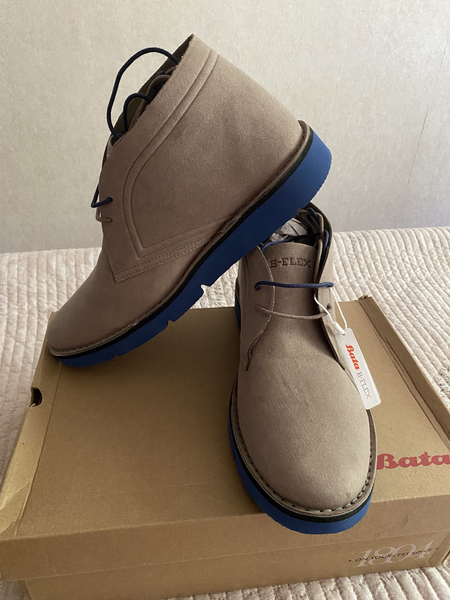 Новые ботинки Bata