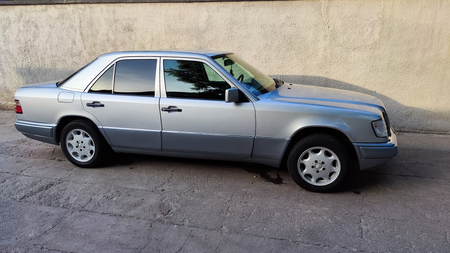 W124 Ешка, 1993 йил м111. 2л, кондиционер ишлайди ДТП булмаган
