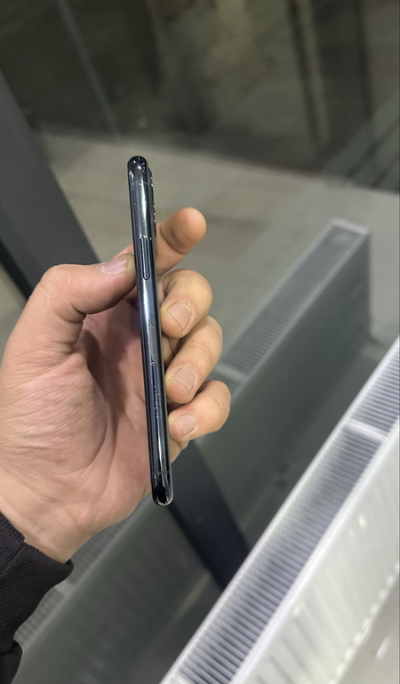 Iphone 11 pro sotiladi bez karopka xolat yaxsh yomkst 92 radnoy ayb yo