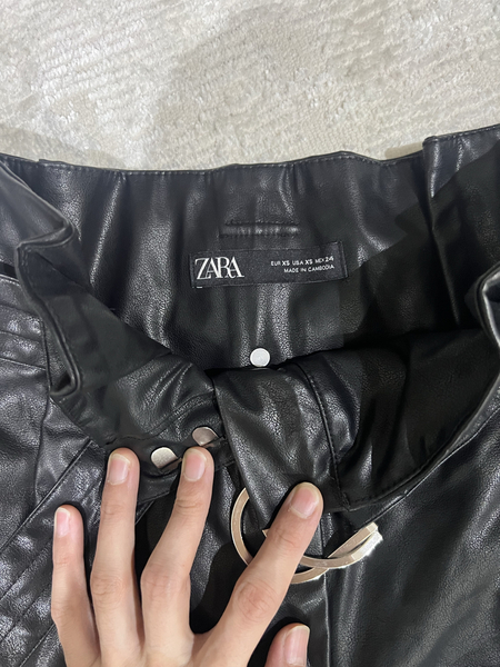 Кожанные шорты Zara