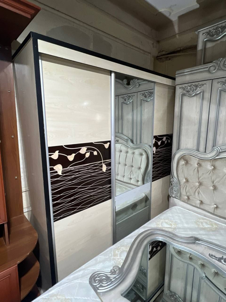 Ishlatilgan shkaflar bor arzon