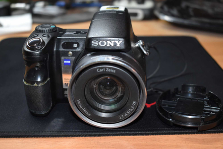 Sony Cyber-shot DSC-H9