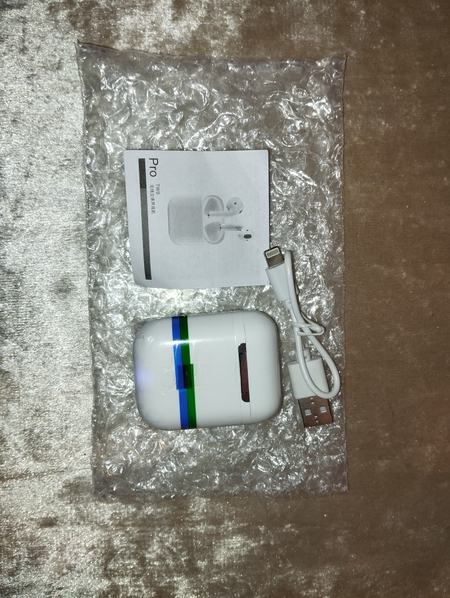 Airpods i 12 sotiladi