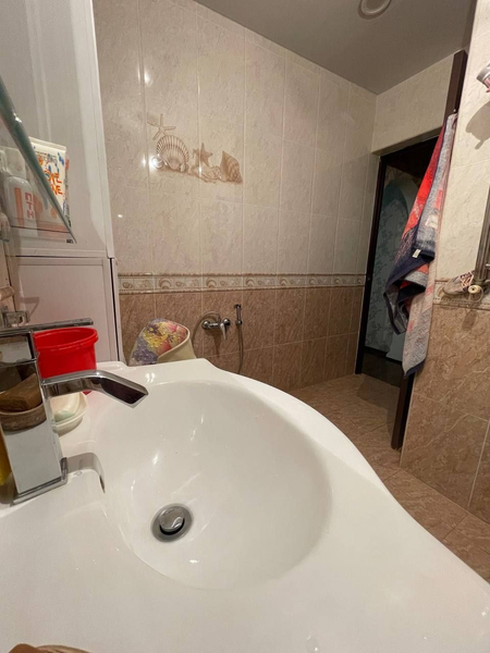 Продается квартира ,Чиланзар -ул Наккошлик дом кирпичный,1й этаж,