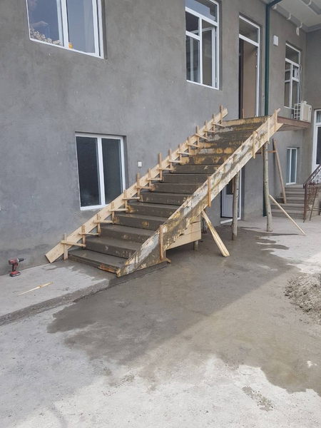Beton zina quyib beramiz hizmati