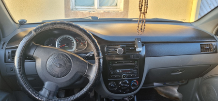 Lacetti 2009 sotiladi