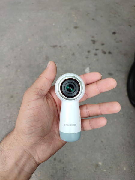 Samsung gear 360° камера в идеальном рабочем состоянии  оригинал