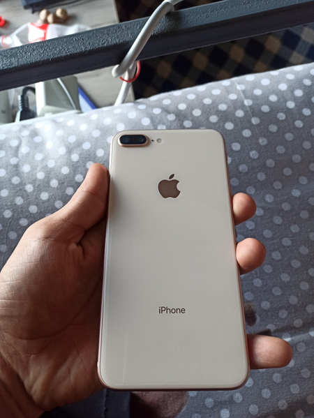 iphone 8+ srochna sotiladi
