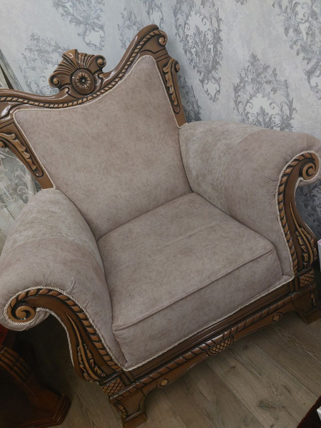 Ideal xolatda divan kreslo