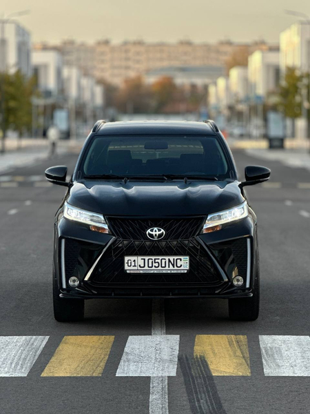 TOYOTA RUSH VVT-I 1.5L Avtomat Full 2020 yil Bank orqali 1 kunda