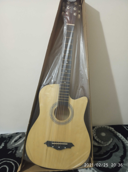Gitara akustik 38 dyum tabiy yogoch kraska temir sim havoskor oʻrganuv