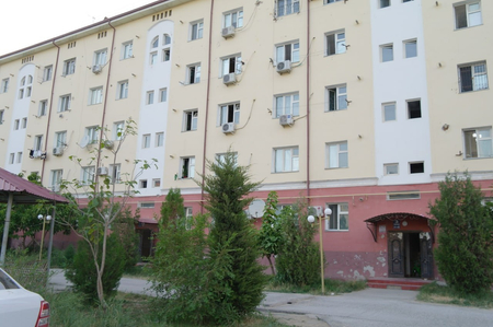 466/24-санлы уй 27-мкр да 4-этажда 1 болмели 27 кв.м болган уй сатылад