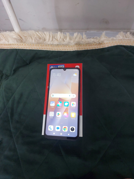 Redmi 13C.  8+8/256gb