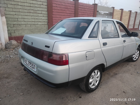 Автомобиль Лада 2110