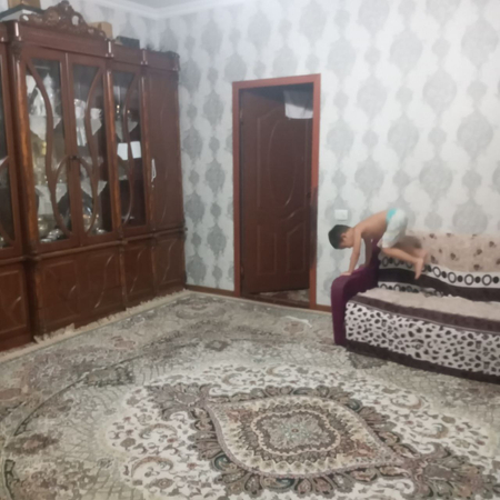 dom sotiladi surochni sergili straitelda 2 xona 4 xona qilingan 72 kva