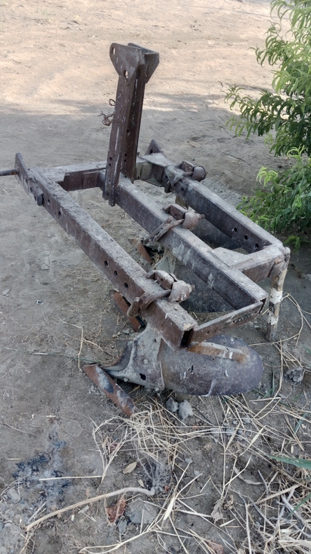 MTZ 80 traktori sotiladi