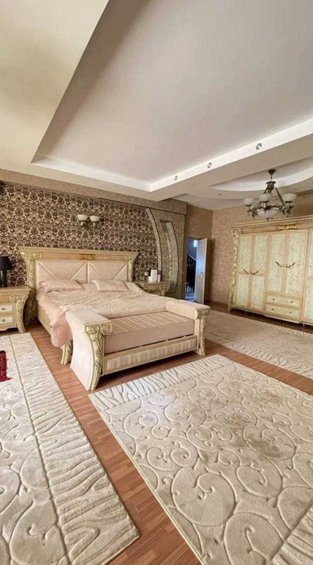V4269 Ивлева Ор.р: Мирабад авеню Соток 3,5 ком 5  350м2 евро ремонт