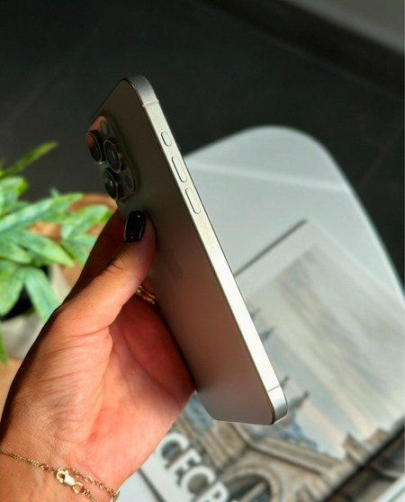 iPhone 15 Pro Max 256 GB 100% Yomkost