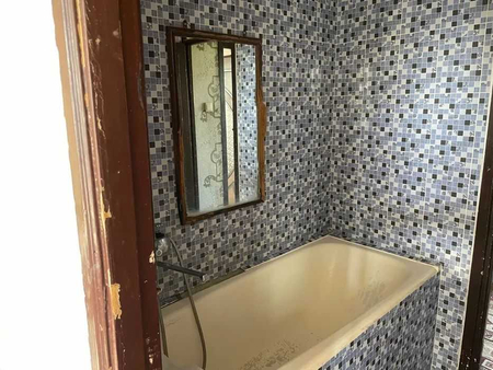 Юнусабад 11-й квартал ,проспект А. Темура, 38 3/4/4 (J3325)