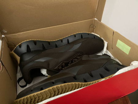 Продаю кросовки Reebok zig dinamica
