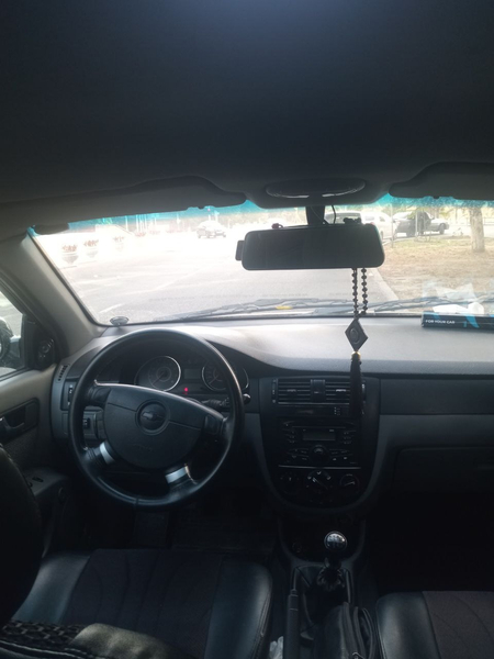 Срошна сотилади 10700$