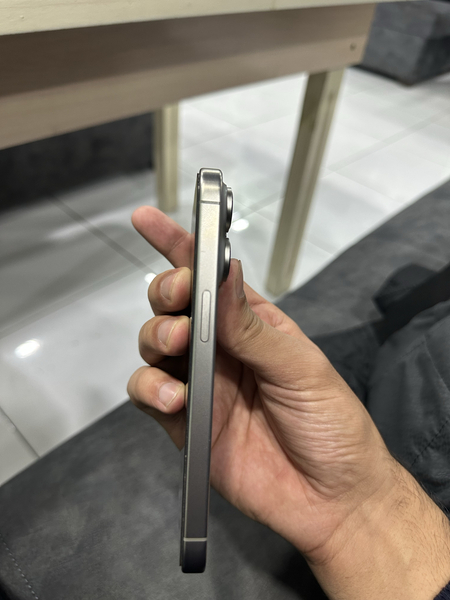Iphone 15pro  128gb sotiladi. 100% toza 2oy buldi olinganina