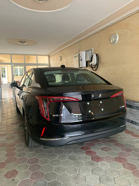 Hongqi e-qm5 450 km
