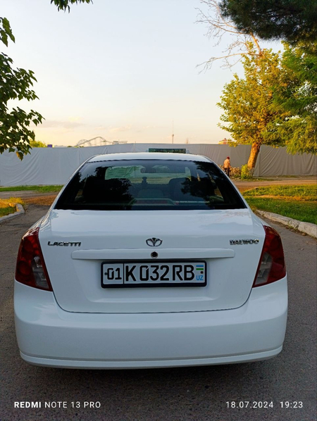 Lacceti 1.8 sotiladi