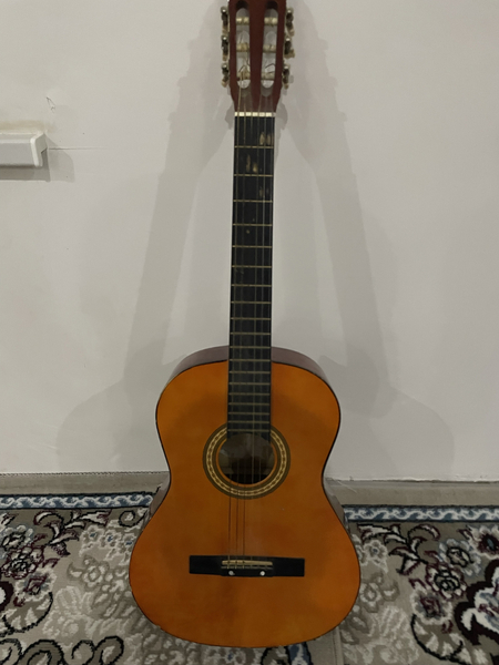 Gitara SOTILADI 39 razmer