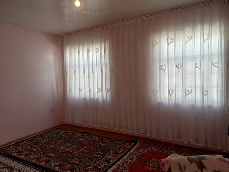 Uy sotiladi 3 sotx 4 xona 4xona podvoliyam bor vodnik majnuntol maxala