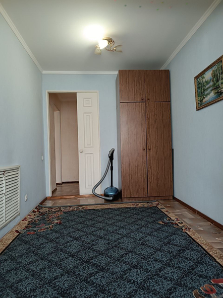 Продам квартиру 2/5/5 на массиве Феруза