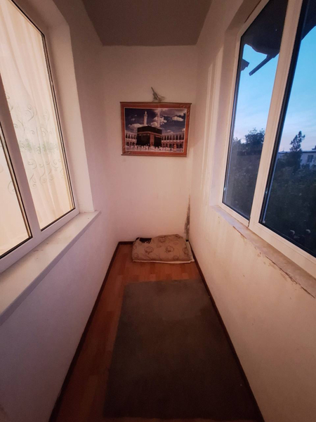 Феруза Продается квартира 2/4/4 балкон 1.5*3