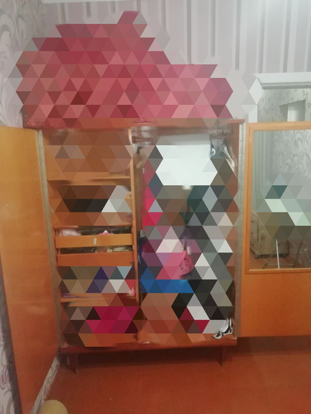 Продается шифоньер, состояние хорошее, зеркало целое хорошее,