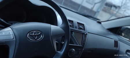 Prodayotsa TOYOTA COROLLA 1.8 2008 god