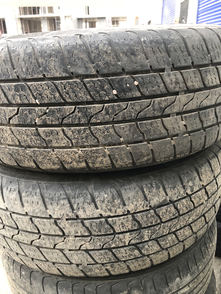 Продам 2 шины 195 60r15