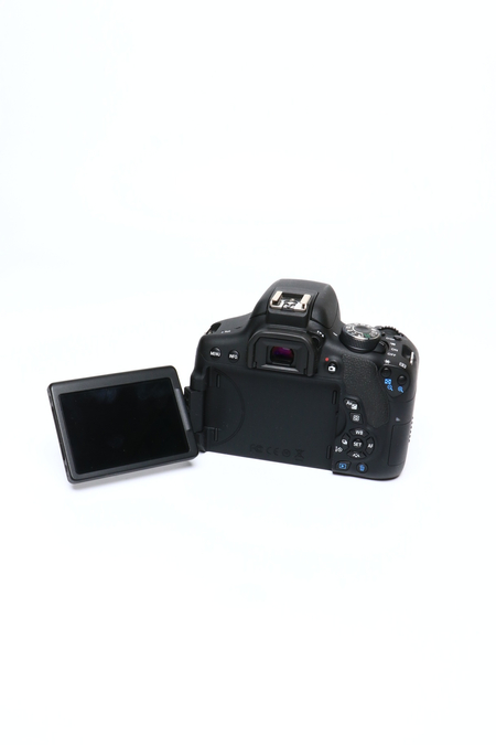 Canon 750D Body лучше чем 700D и 650D
