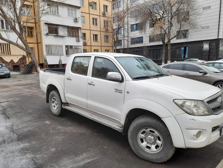 Продается TOYOTA HILUX 2008 год