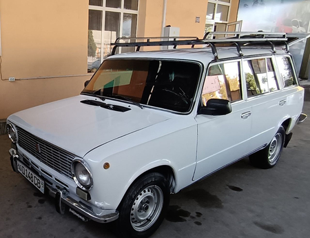 VAZ 2102  yili  1977