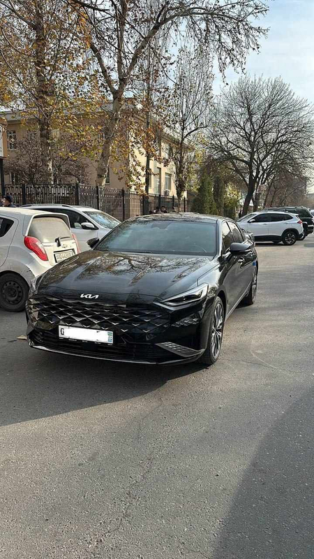 Автомобиль Kia K8