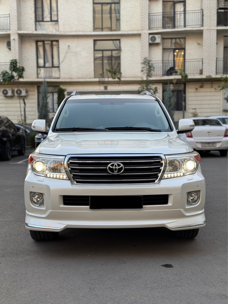 Tayota Land Crusier 200