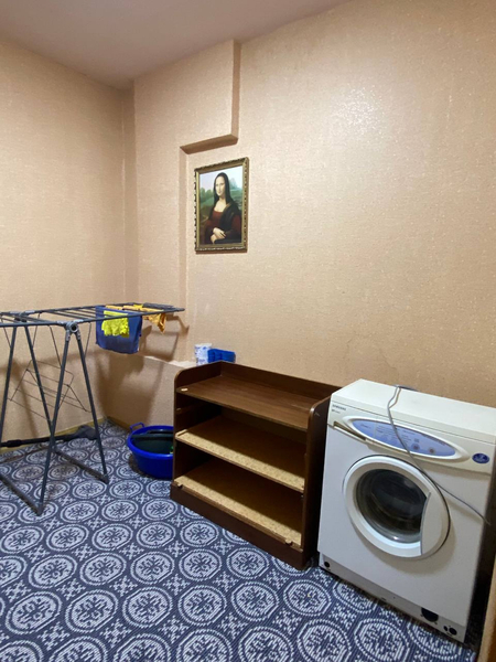 Продается 4 х комн каартира с лоджией в Навои