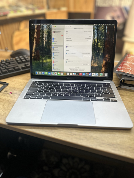 Macbook Pro M1 chip 8/512