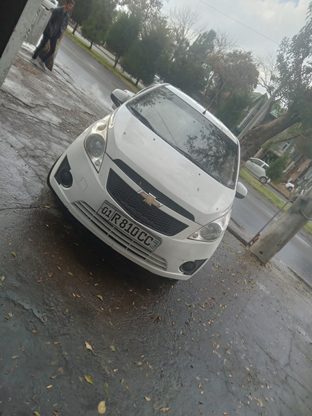 Suxoy arenda spark 2011y 1-pazitsa zalok 300$ kunlik 160.000 somdan.