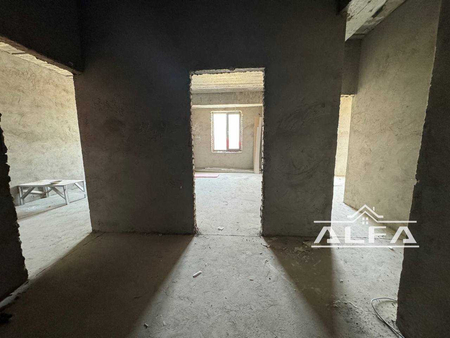 2 xonali 85m² 8-qavat uy sotiladi