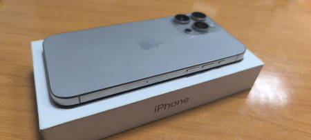 iPhone 15 Pro Max (Natural Titan)