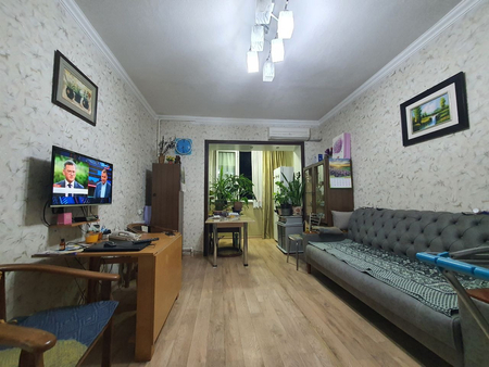 Продаётся однокомнатная 1*3 квартира, Юнусабад 18 кв 76 серия кубик