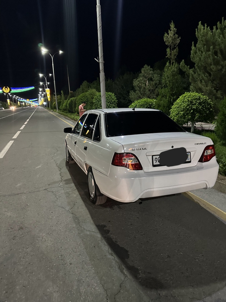 1.6 Nexia2 sotiladi