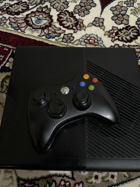 Продаётся Xbox 360