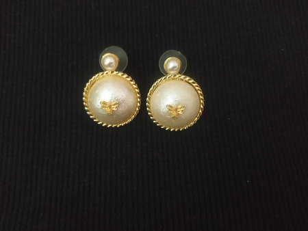 Серьги женские (бижутерия) круглые пчела Oxa золотистые