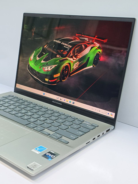 Asus ZenBook Core i7-1260P 12- avlod. Dasturchilar uchun maxsus. (B/u)